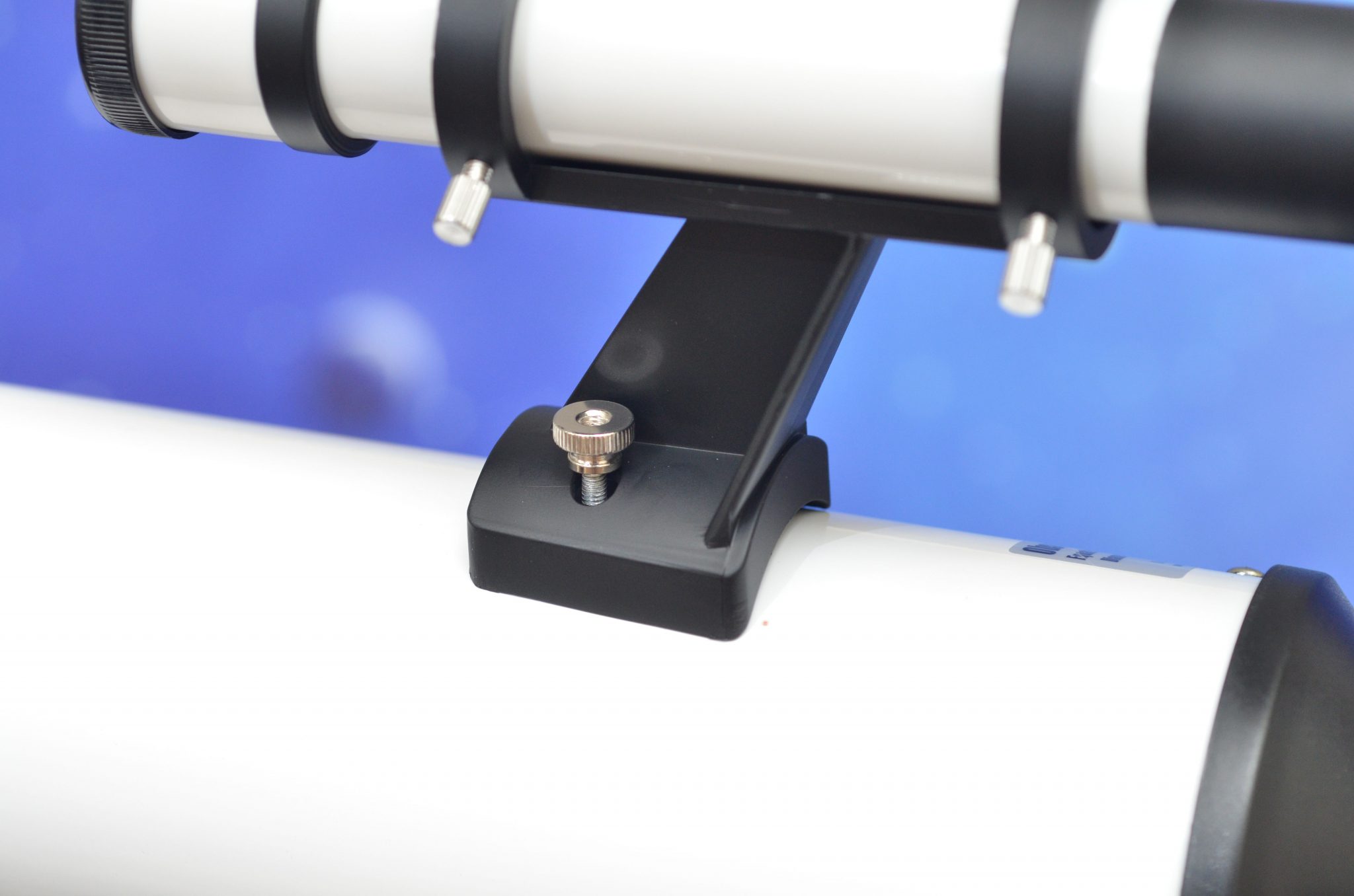 The New Observer 90mm Refractor - Orion Destroyed Their 90mm Beginner ...